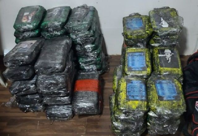 Polícia Federal Apreende 77 Kg De Droga Em Embarcação Comercial De